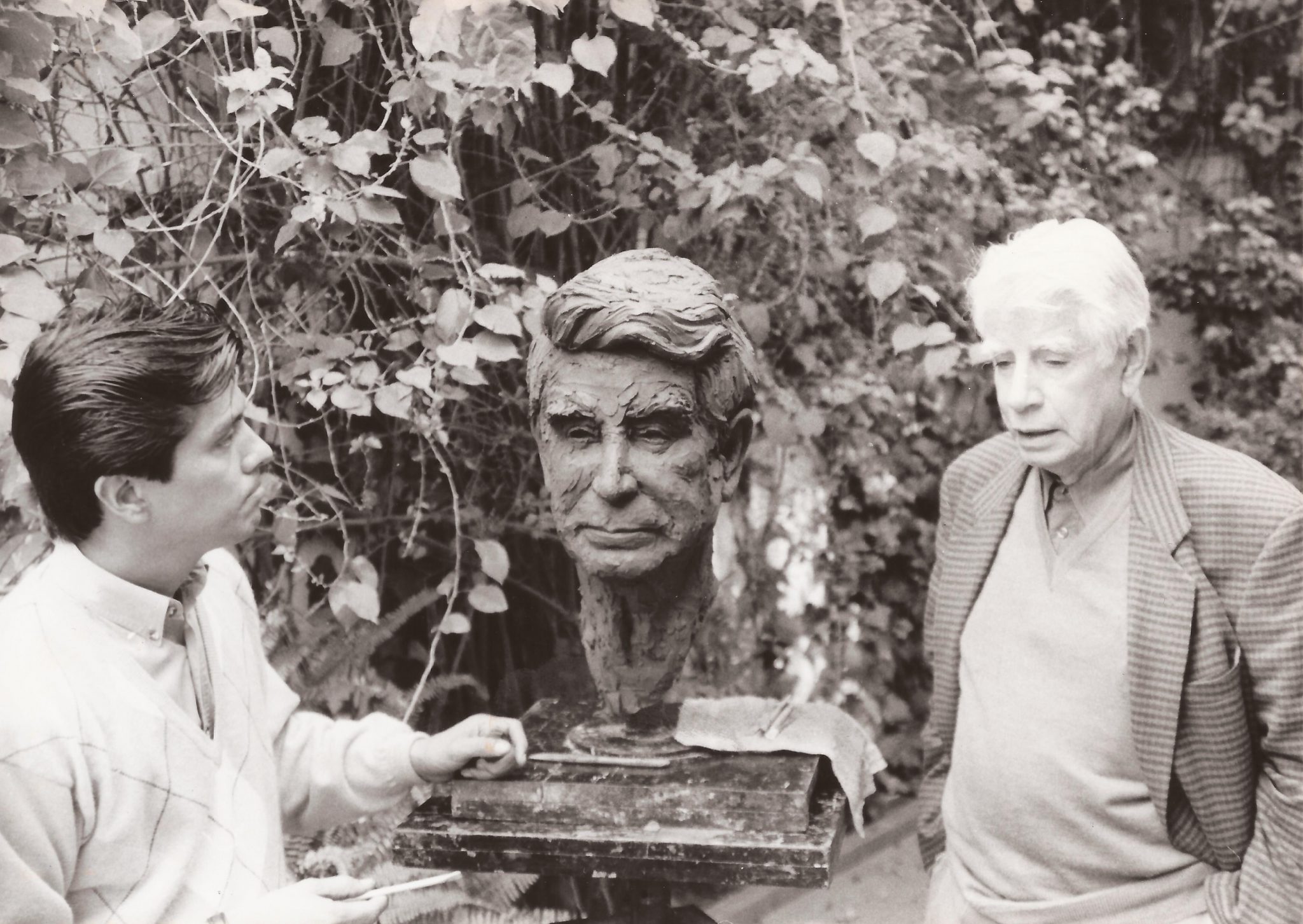 Leopoldo ZEA, filósofo [Busto Escultórico] - Sergio Peraza | Arte ...