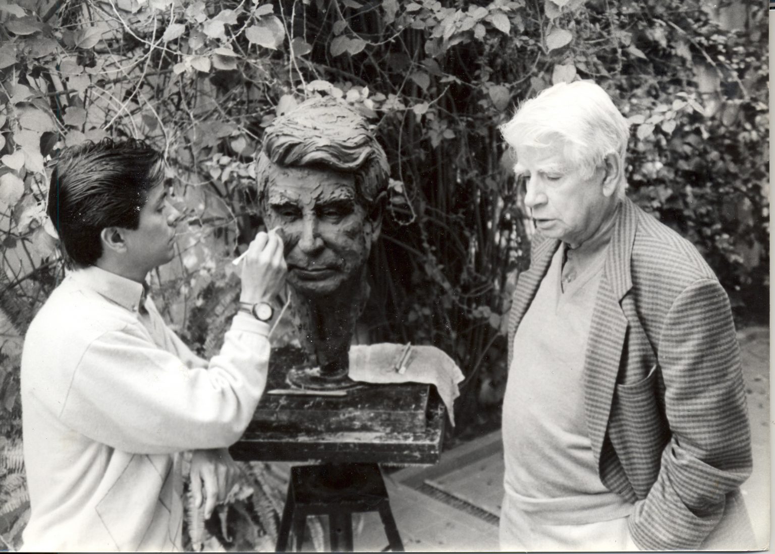 Leopoldo ZEA, filósofo [Busto Escultórico] - Sergio Peraza | Arte ...